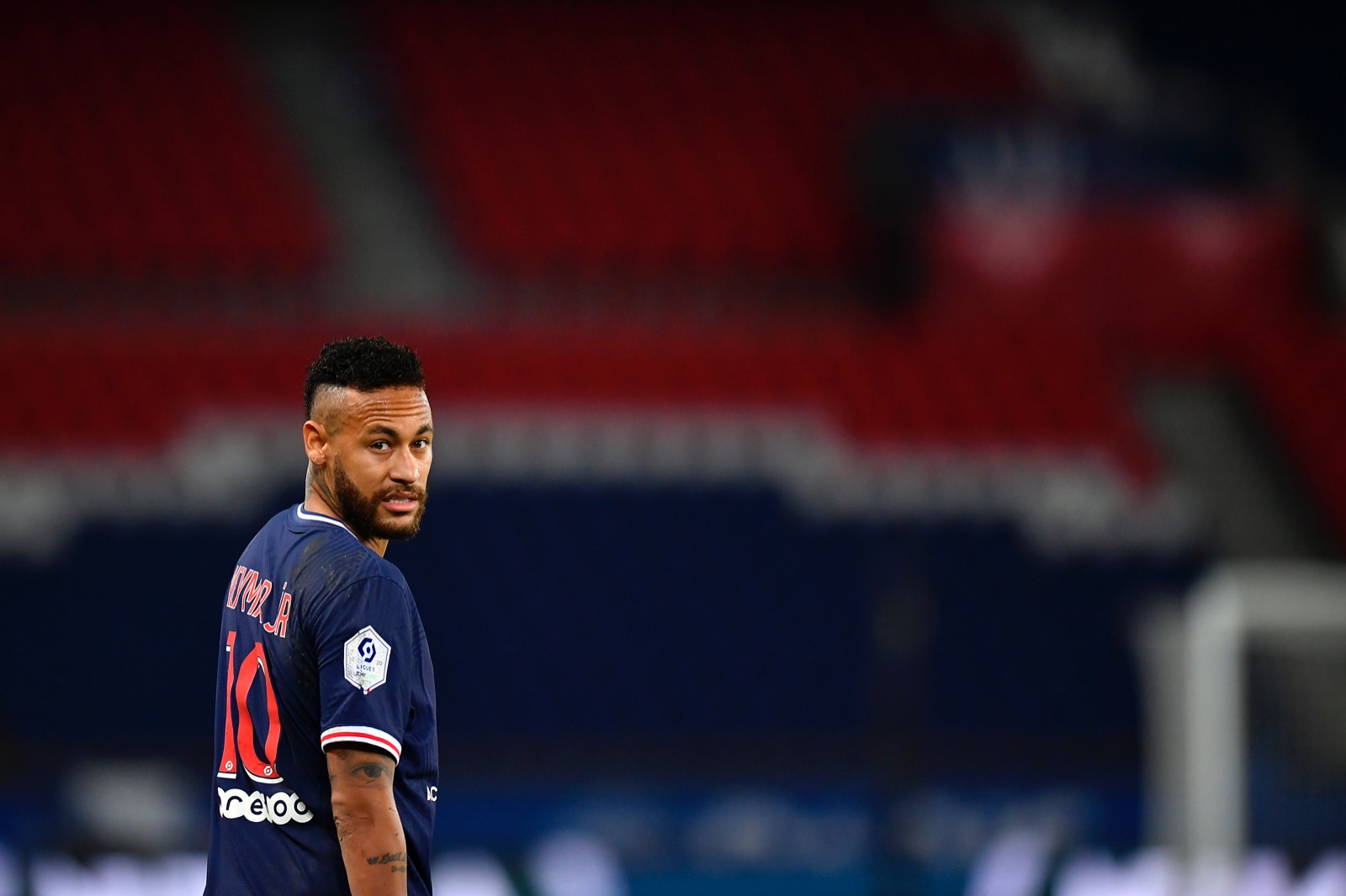 Neymar é vítima de racismo: público se divide - Termômetro da Política